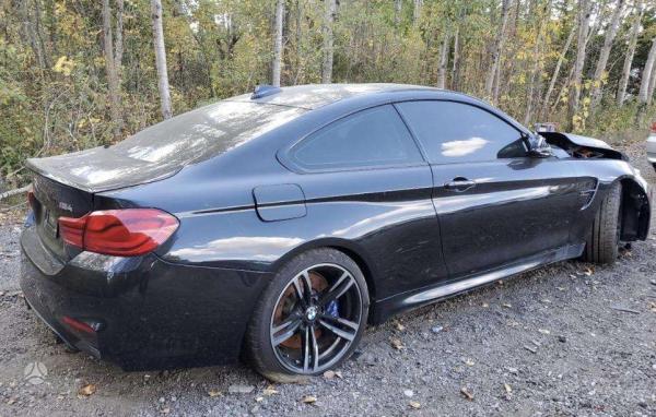 Melns BMW M4 2018 Kauņa, ar dzinēja tilpumu 3.00 L un nobraukumu 21 tūkst. km par 20000 €, foto 3 vietnē AUTOMOTO.COM.LV