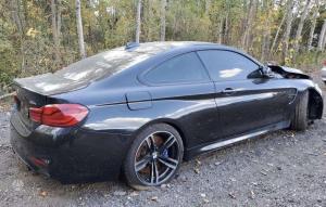 Black BMW M4 2018 in Kaunas, with an engine capacity of 3.00 L and mileage of 21 thousand km for 20000 €, photo 3 on AUTOMOTO.COM.LV