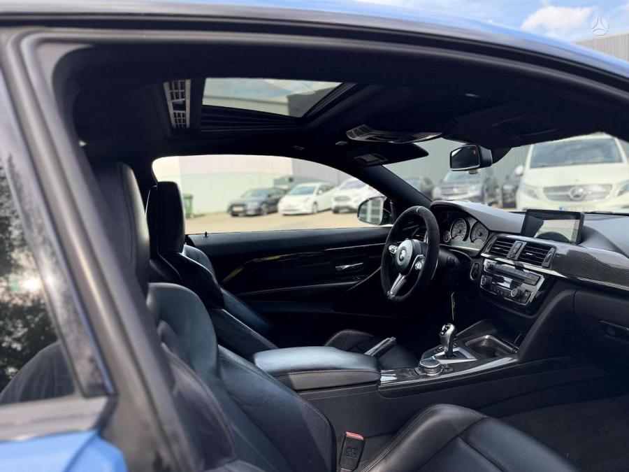 Blue BMW M4 2015 in Vilnius, with an engine capacity of 3.00 L and mileage of 163 thousand km for 34900 €, photo 19 on AUTOMOTO.COM.LV