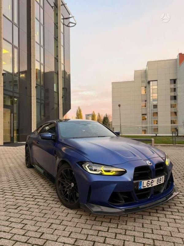 Blue BMW M4 2022 in Vilnius, with an engine capacity of 2.99 L and mileage of 37 thousand km for 67999 €, photo 3 on AUTOMOTO.COM.LV