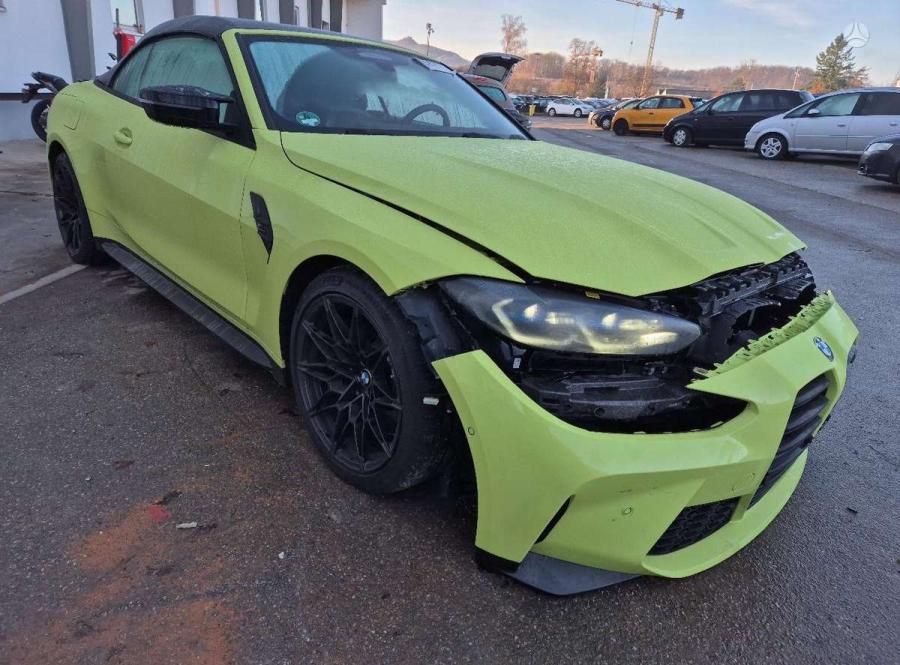Green BMW M4 2024 in Klaipeda, with an engine capacity of 2.99 L and mileage of 23 thousand km for 49000 €, photo 1 on AUTOMOTO.COM.LV