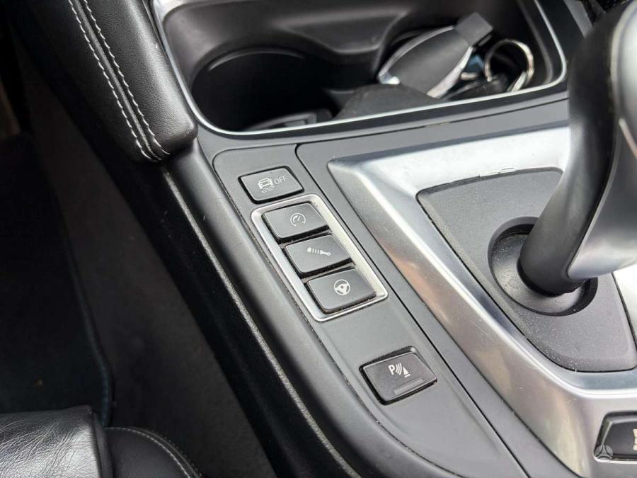Grey BMW M4 2016 in Kaunas, with an engine capacity of 2.98 L and mileage of 98 thousand km for 31900 €, photo 17 on AUTOMOTO.COM.LV