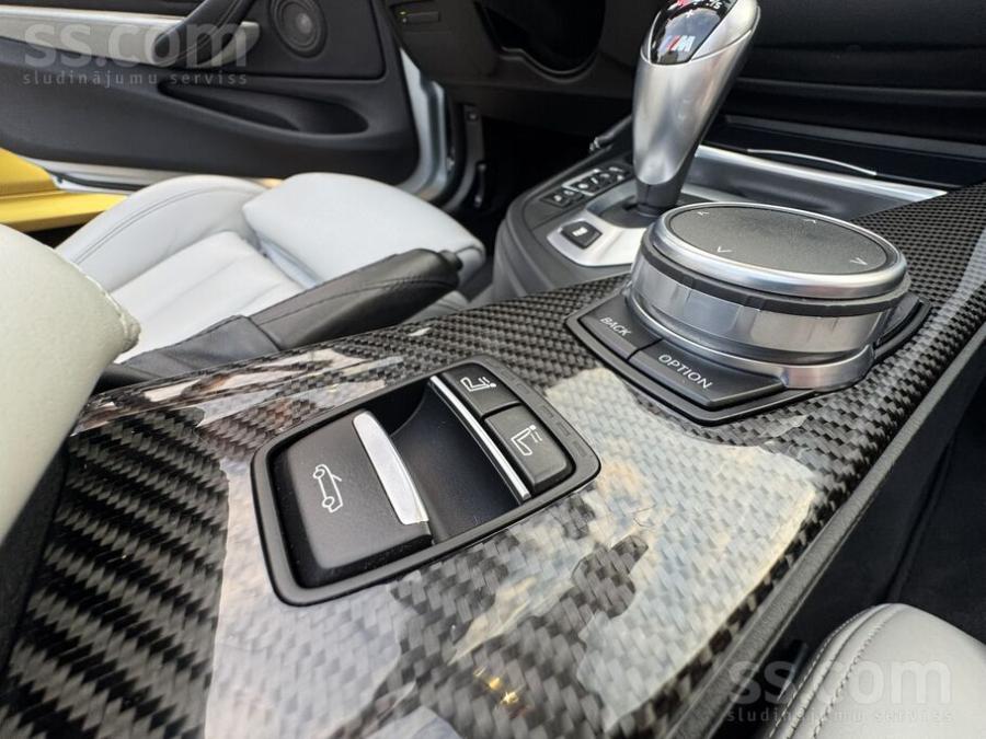 Grey BMW M4 2018 in Riga, with an engine capacity of 3.00 L and mileage of 92 thousand km for 49900 €, photo 17 on AUTOMOTO.COM.LV
