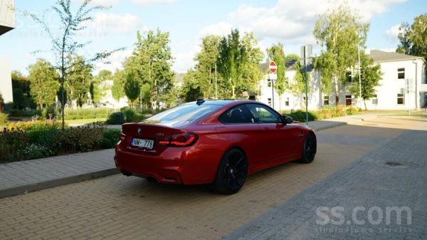 Red BMW M4 2015 in Riga, with an engine capacity of 3.00 L and mileage of 123 thousand km for 33500 €, photo 3 on AUTOMOTO.COM.LV