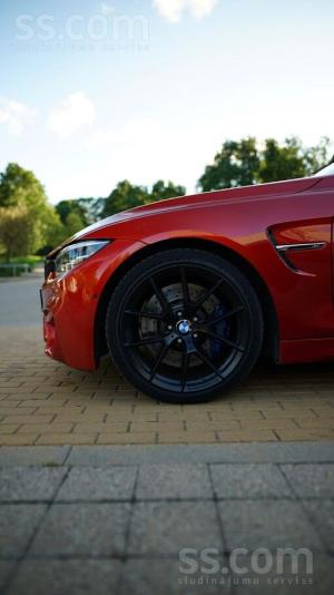 Red BMW M4 2015 in Riga, with an engine capacity of 3.00 L and mileage of 123 thousand km for 33500 €, photo 6 on AUTOMOTO.COM.LV