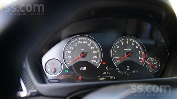 Red BMW M4 2015 in Riga, with an engine capacity of 3.00 L and mileage of 123 thousand km for 33500 €, photo 8 on AUTOMOTO.COM.LV