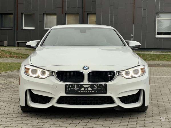 White BMW M4 2016 in Taurage, with an engine capacity of 3.00 L and mileage of 100 thousand km for 37500 €, photo 3 on AUTOMOTO.COM.LV