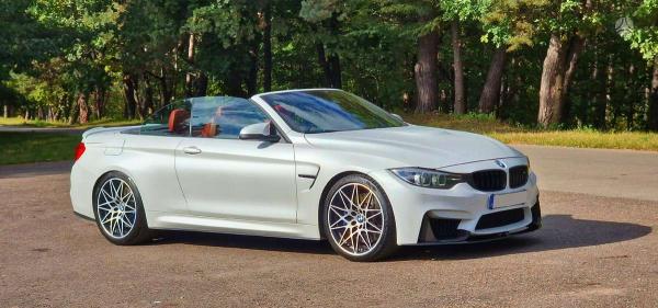 White BMW M4 2018 in Kaunas, with an engine capacity of 2.98 L and mileage of 62 thousand km for 37500 €, photo 2 on AUTOMOTO.COM.LV
