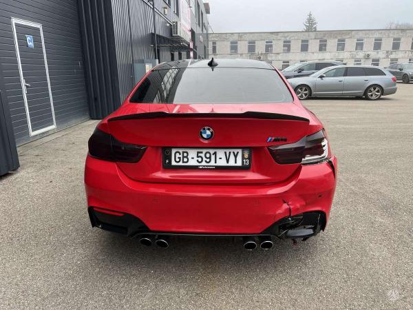 Balts BMW M4 2014 Alīta, ar dzinēja tilpumu 2.98 L un nobraukumu 106 tūkst. km par 20400 €, foto 6 vietnē AUTOMOTO.COM.LV