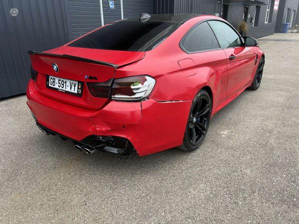 Balts BMW M4 2014 Alīta, ar dzinēja tilpumu 2.98 L un nobraukumu 106 tūkst. km par 20400 €, foto 7 vietnē AUTOMOTO.COM.LV
