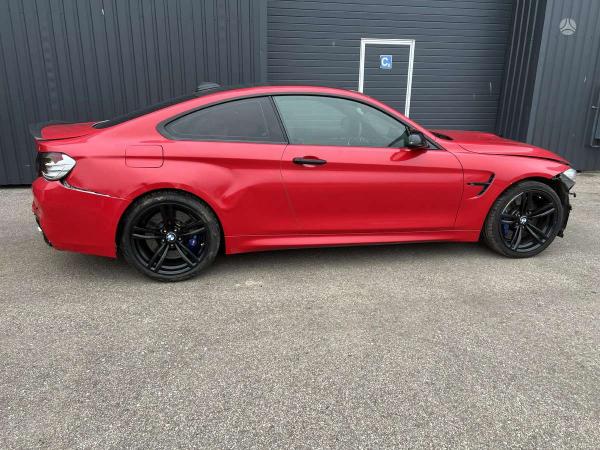 Balts BMW M4 2014 Alīta, ar dzinēja tilpumu 2.98 L un nobraukumu 106 tūkst. km par 20400 €, foto 8 vietnē AUTOMOTO.COM.LV