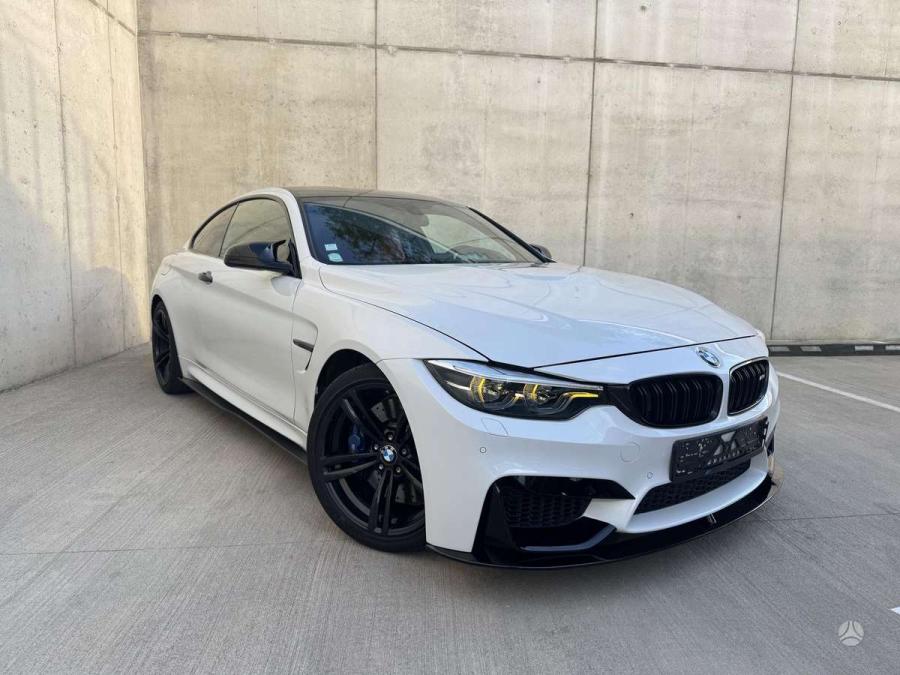 White BMW M4 2015 in Vilnius, with an engine capacity of 2.98 L and mileage of 108 thousand km for 34000 €, photo 6 on AUTOMOTO.COM.LV
