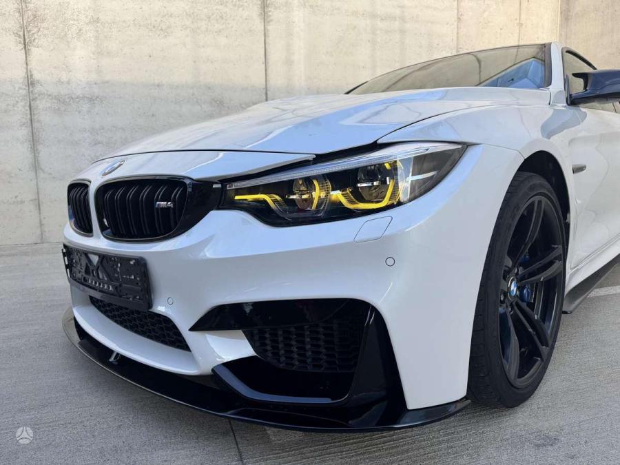 White BMW M4 2015 in Vilnius, with an engine capacity of 2.98 L and mileage of 108 thousand km for 34000 €, photo 7 on AUTOMOTO.COM.LV