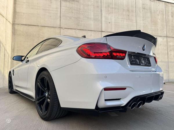 Balts BMW M4 2015 Viļņa, ar dzinēja tilpumu 2.98 L un nobraukumu 108 tūkst. km par 34000 €, foto 7 vietnē AUTOMOTO.COM.LV