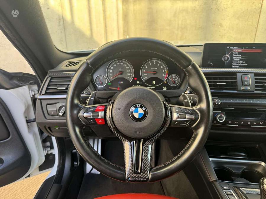 White BMW M4 2015 in Vilnius, with an engine capacity of 2.98 L and mileage of 108 thousand km for 34000 €, photo 17 on AUTOMOTO.COM.LV
