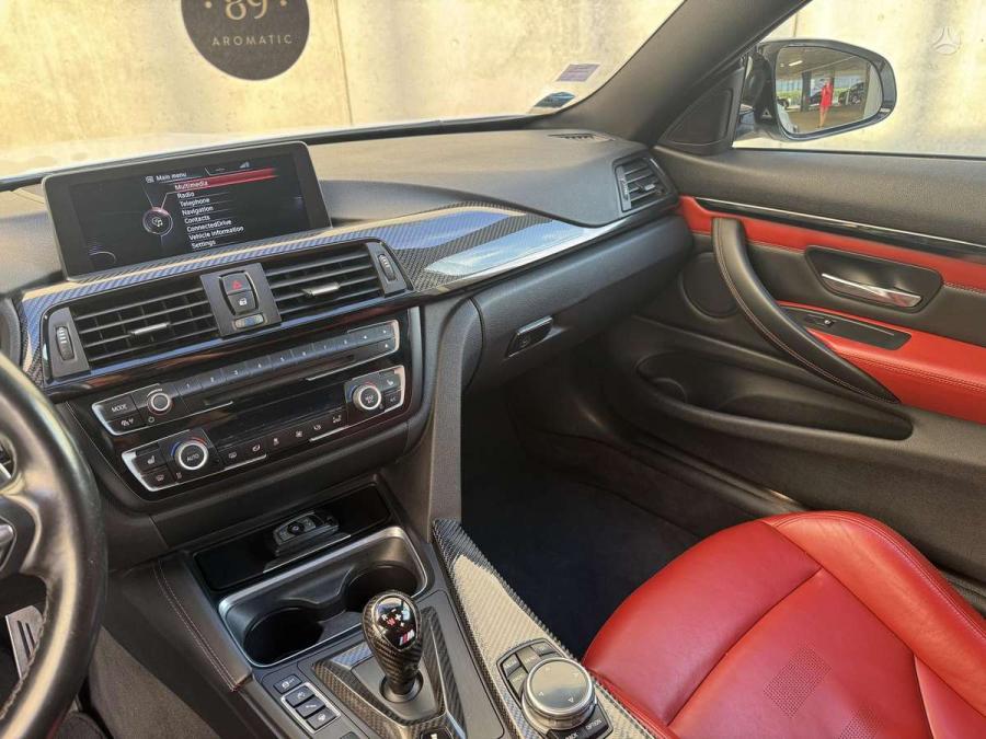 White BMW M4 2015 in Vilnius, with an engine capacity of 2.98 L and mileage of 108 thousand km for 34000 €, photo 18 on AUTOMOTO.COM.LV