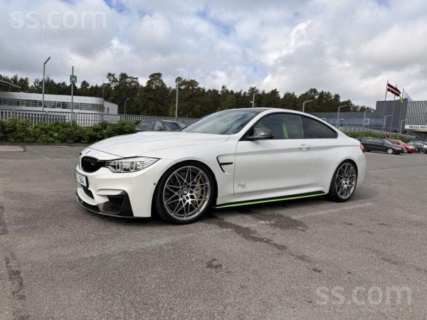 White BMW M4 2016 in Riga, with an engine capacity of 3.00 L and mileage of 100 thousand km for 43500 €, photo 1 on AUTOMOTO.COM.LV