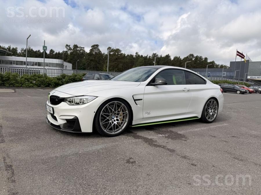 White BMW M4 2016 in Riga, with an engine capacity of 3.00 L and mileage of 100 thousand km for 43500 €, photo 1 on AUTOMOTO.COM.LV