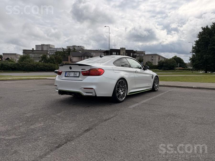 White BMW M4 2016 in Riga, with an engine capacity of 3.00 L and mileage of 100 thousand km for 43500 €, photo 6 on AUTOMOTO.COM.LV