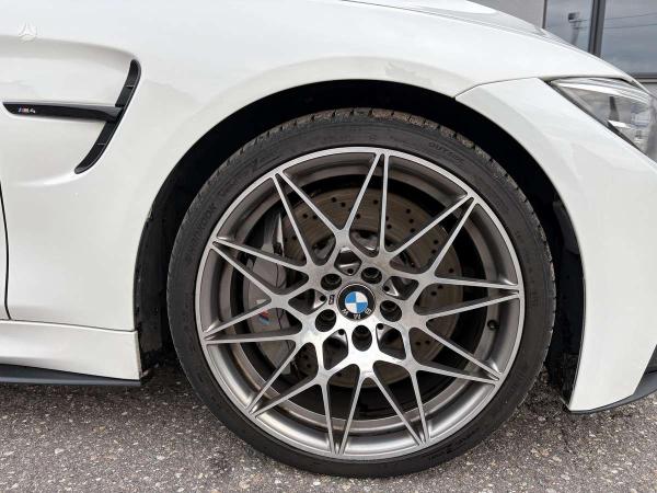 Balts BMW M4 2016 Alīta, ar dzinēja tilpumu 2.98 L un nobraukumu 110 tūkst. km par 42550 €, foto 7 vietnē AUTOMOTO.COM.LV