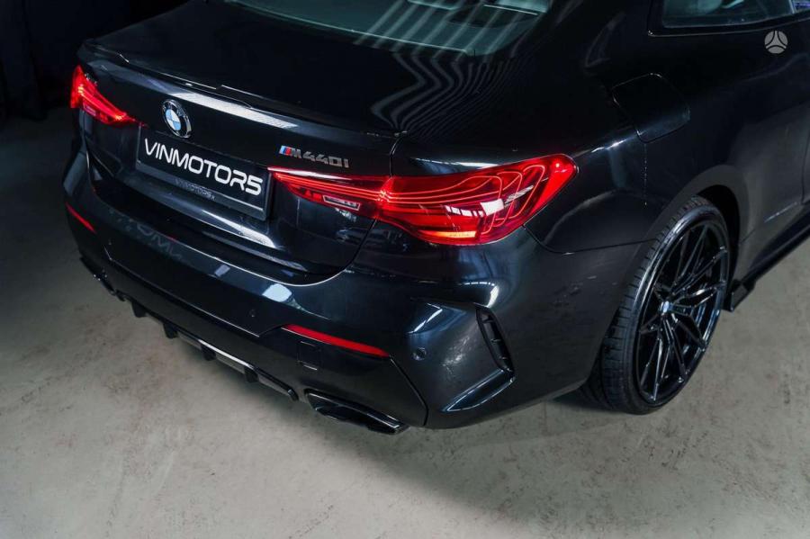 Black BMW m440 2022 in Vilnius, with an engine capacity of 3.00 L and mileage of 44 thousand km for 40999 €, photo 14 on AUTOMOTO.COM.LV