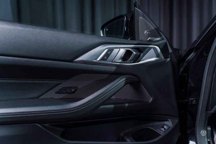 Black BMW m440 2022 in Vilnius, with an engine capacity of 3.00 L and mileage of 44 thousand km for 40999 €, photo 18 on AUTOMOTO.COM.LV