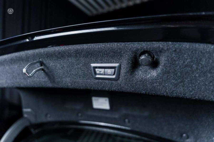 Black BMW m440 2022 in Vilnius, with an engine capacity of 3.00 L and mileage of 44 thousand km for 40999 €, photo 36 on AUTOMOTO.COM.LV