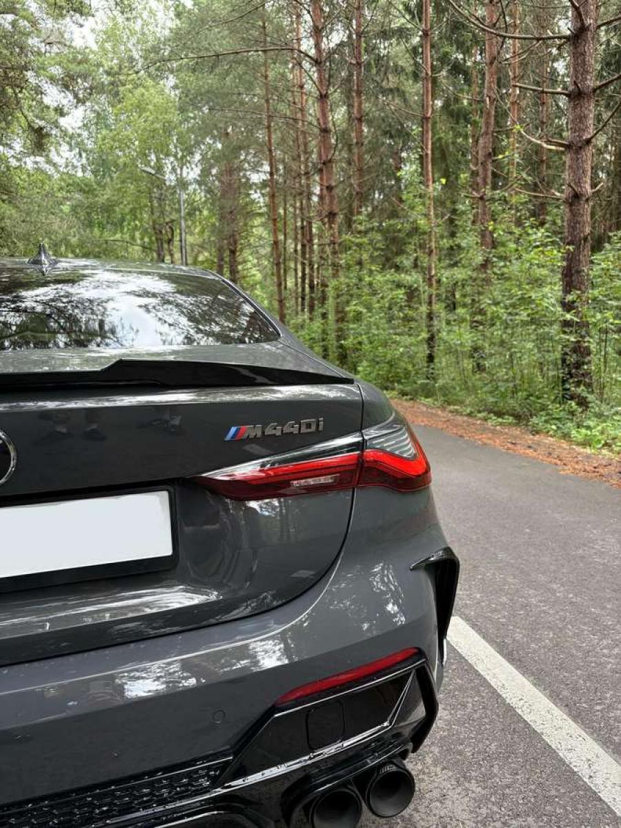 Green BMW m440 2021 in Vilnius, with an engine capacity of 3.00 L and mileage of 100 thousand km for 43999 €, photo 7 on AUTOMOTO.COM.LV