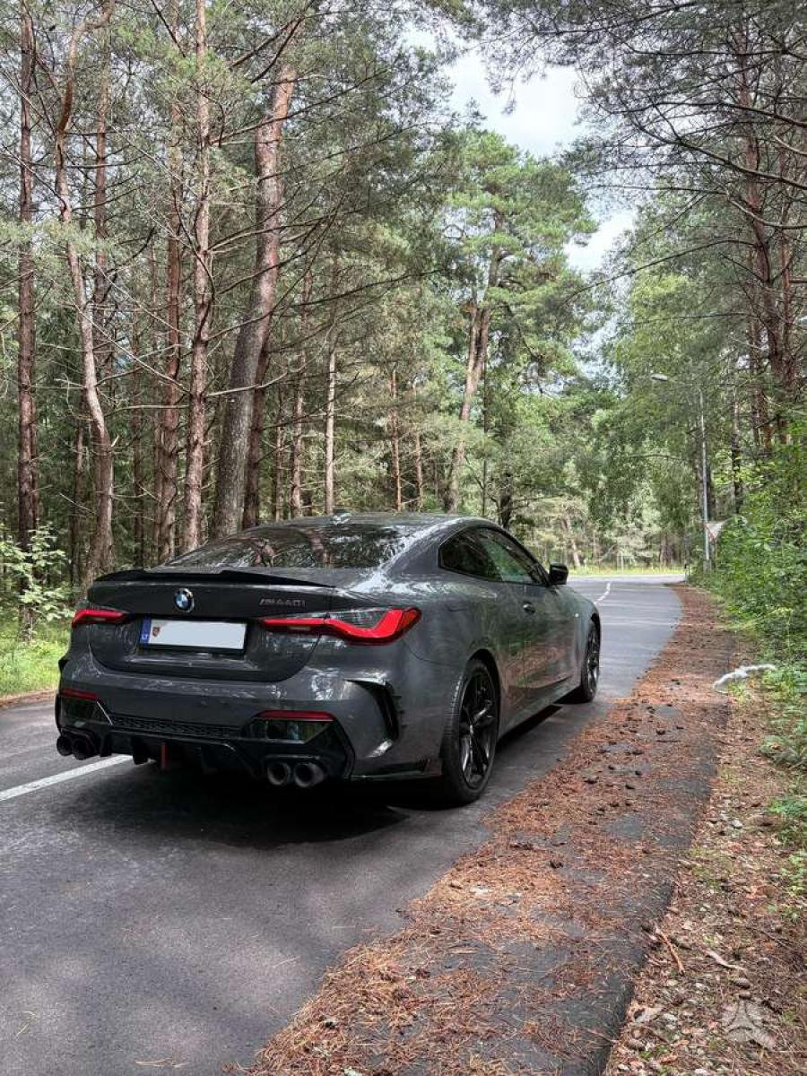 Green BMW m440 2021 in Vilnius, with an engine capacity of 3.00 L and mileage of 100 thousand km for 43999 €, photo 8 on AUTOMOTO.COM.LV