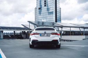White BMW m440 2021 in Vilnius, with an engine capacity of 3.00 L and mileage of 84 thousand km for 37700 €, photo 8 on AUTOMOTO.COM.LV