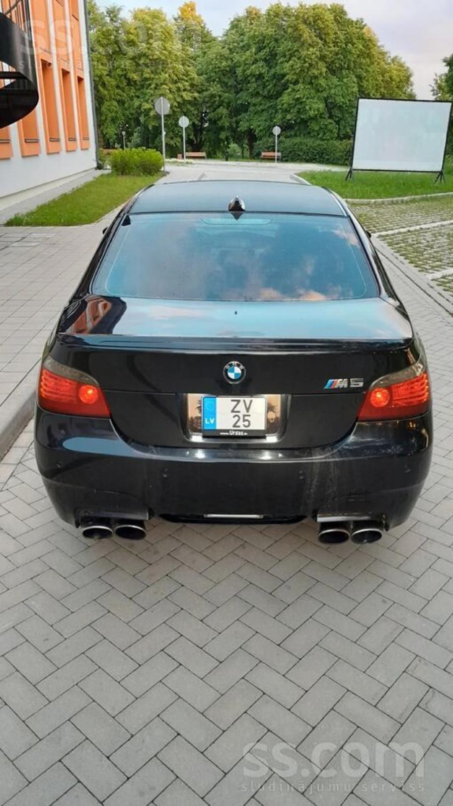 Melns BMW M5 2006 Rīga, ar dzinēja tilpumu 5.00 L un nobraukumu 260 tūkst. km par 24900 €, foto 5 vietnē AUTOMOTO.COM.LV
