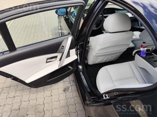 Melns BMW M5 2006 Rīga, ar dzinēja tilpumu 5.00 L un nobraukumu 108 tūkst. km par 40000 €, foto 5 vietnē AUTOMOTO.COM.LV
