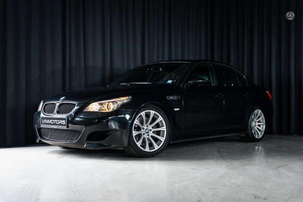 Melns BMW M5 2006 Viļņa, ar dzinēja tilpumu 5.00 L un nobraukumu 208 tūkst. km par 26999 €, foto 1 vietnē AUTOMOTO.COM.LV