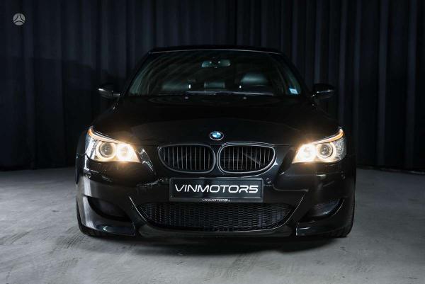 Melns BMW M5 2006 Viļņa, ar dzinēja tilpumu 5.00 L un nobraukumu 208 tūkst. km par 26999 €, foto 2 vietnē AUTOMOTO.COM.LV