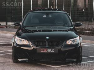 Black BMW M5 2008 in Riga, with an engine capacity of 5.00 L and mileage of 249 thousand km for 24900 €, photo 4 on AUTOMOTO.COM.LV