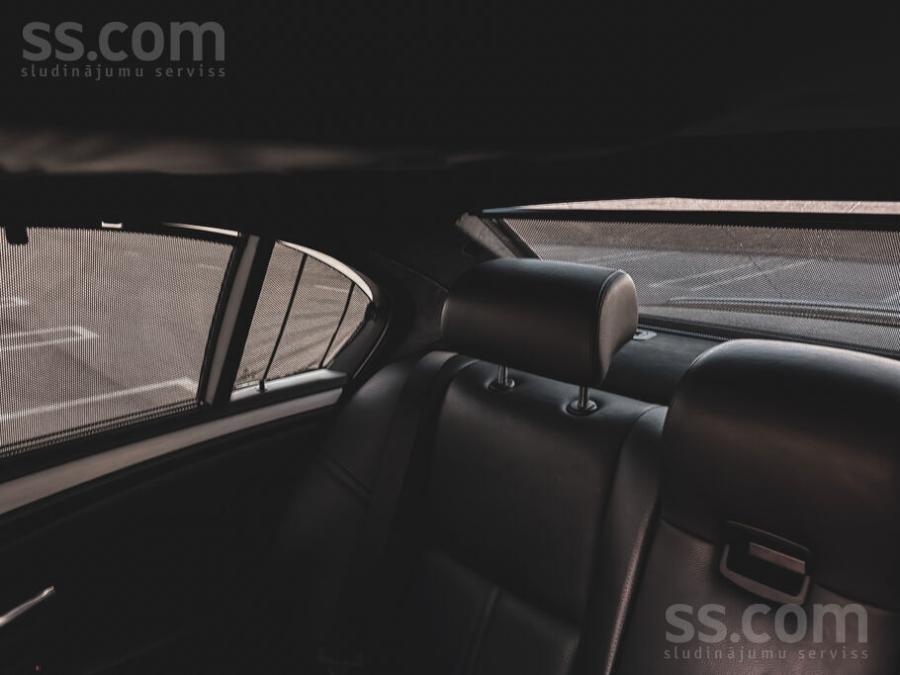 Black BMW M5 2008 in Riga, with an engine capacity of 5.00 L and mileage of 249 thousand km for 24900 €, photo 23 on AUTOMOTO.COM.LV