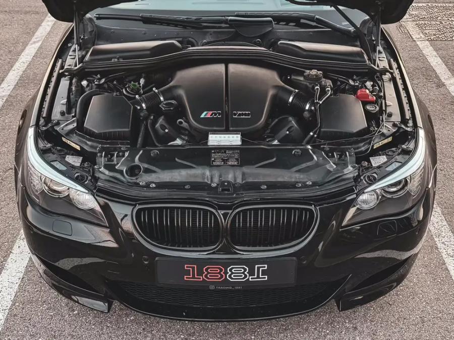 Black BMW M5 2008 in Riga, with an engine capacity of 5.00 L and mileage of 250 thousand km for 25000 €, photo 3 on AUTOMOTO.COM.LV