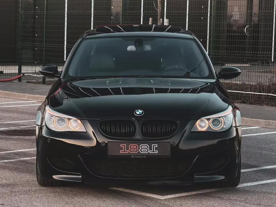 Black BMW M5 2008 in Riga, with an engine capacity of 5.00 L and mileage of 250 thousand km for 25000 €, photo 9 on AUTOMOTO.COM.LV