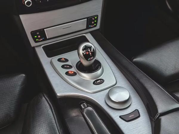 Black BMW M5 2008 in Riga, with an engine capacity of 5.00 L and mileage of 250 thousand km for 25000 €, photo 10 on AUTOMOTO.COM.LV