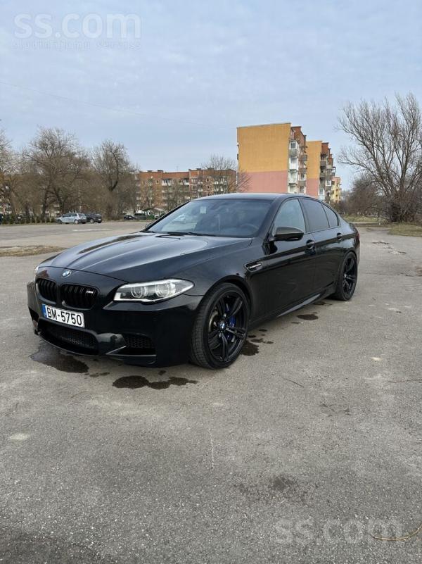 Melns BMW M5 2011 Liepāja, ar dzinēja tilpumu 4.40 L un nobraukumu 288 tūkst. km par 24500 €, foto 1 vietnē AUTOMOTO.COM.LV