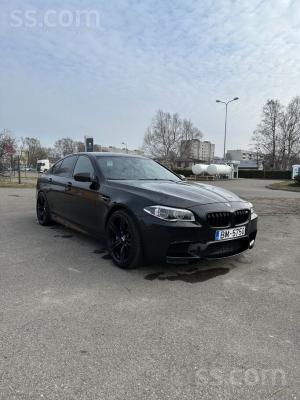 Melns BMW M5 2011 Liepāja, ar dzinēja tilpumu 4.40 L un nobraukumu 288 tūkst. km par 24500 €, foto 3 vietnē AUTOMOTO.COM.LV