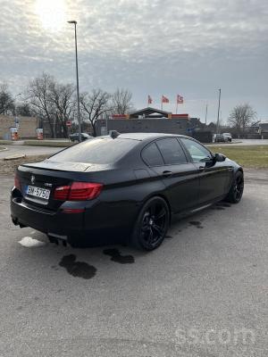 Melns BMW M5 2011 Liepāja, ar dzinēja tilpumu 4.40 L un nobraukumu 288 tūkst. km par 24500 €, foto 5 vietnē AUTOMOTO.COM.LV