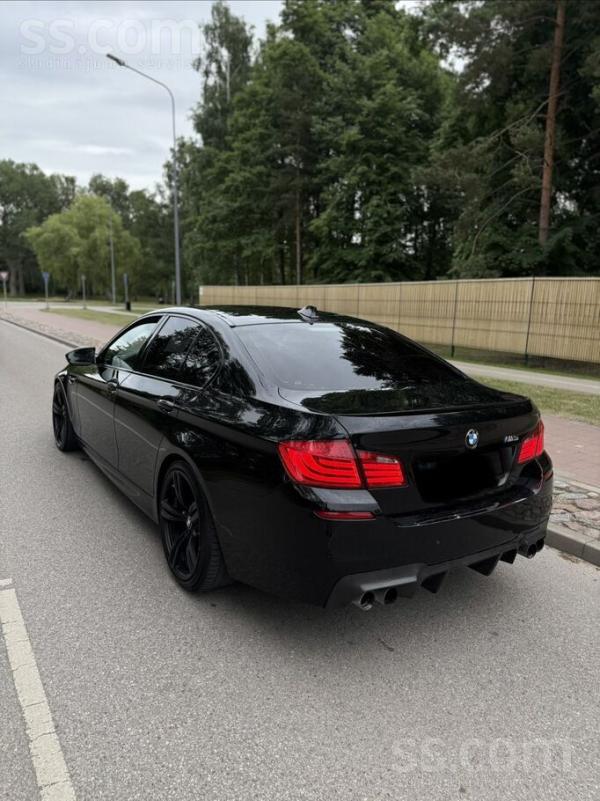 Melns BMW M5 2011 Liepāja, ar dzinēja tilpumu 4.40 L un nobraukumu 0 tūkst. km par 23550 €, foto 6 vietnē AUTOMOTO.COM.LV