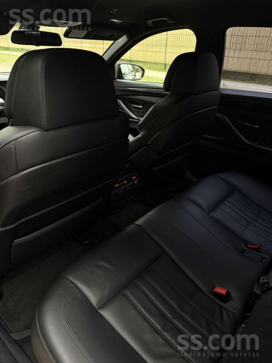 Melns BMW M5 2011 Liepāja, ar dzinēja tilpumu 4.40 L un nobraukumu 0 tūkst. km par 23550 €, foto 12 vietnē AUTOMOTO.COM.LV