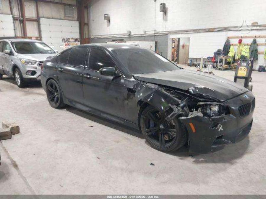 Black BMW M5 2013 in Klaipeda, with an engine capacity of 4.40 L and mileage of 85 thousand km for 9100 €, photo 1 on AUTOMOTO.COM.LV