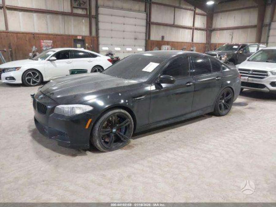 Black BMW M5 2013 in Klaipeda, with an engine capacity of 4.40 L and mileage of 85 thousand km for 9100 €, photo 2 on AUTOMOTO.COM.LV