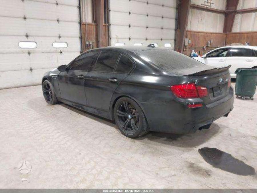 Black BMW M5 2013 in Klaipeda, with an engine capacity of 4.40 L and mileage of 85 thousand km for 9100 €, photo 3 on AUTOMOTO.COM.LV