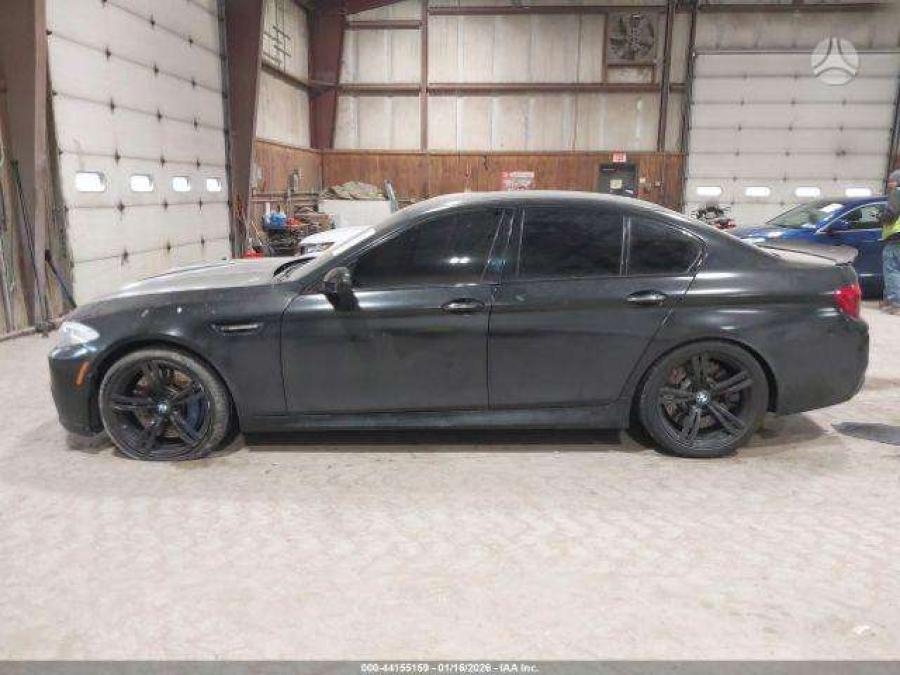 Black BMW M5 2013 in Klaipeda, with an engine capacity of 4.40 L and mileage of 85 thousand km for 9100 €, photo 14 on AUTOMOTO.COM.LV
