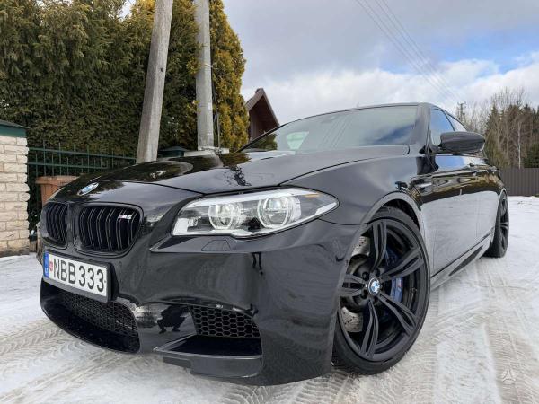 Melns BMW M5 2013 Kauņa, ar dzinēja tilpumu 4.40 L un nobraukumu 94 tūkst. km par 29500 €, foto 1 vietnē AUTOMOTO.COM.LV
