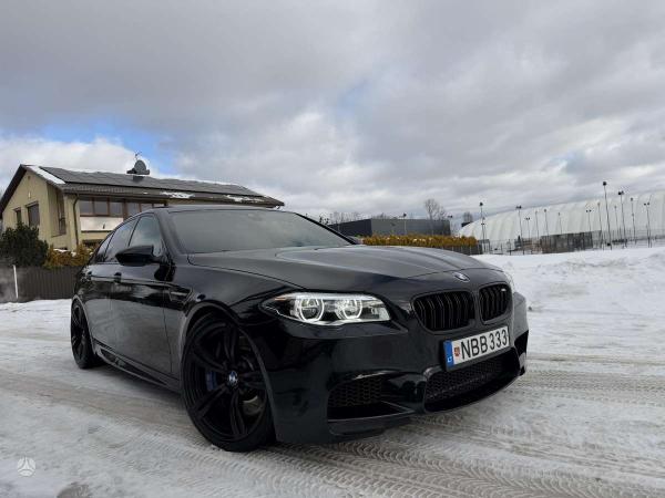 Melns BMW M5 2013 Kauņa, ar dzinēja tilpumu 4.40 L un nobraukumu 94 tūkst. km par 29500 €, foto 4 vietnē AUTOMOTO.COM.LV
